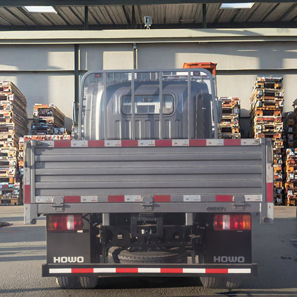 SINOTRUK HOWO Light Box Truck Urban Delivery Vehicle Durable Chassis ...