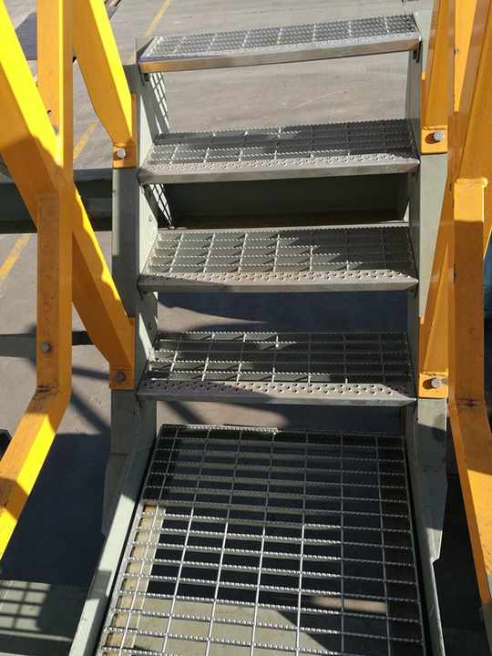 Galvanized Stair Treads with Perforated Metal Anti Slip