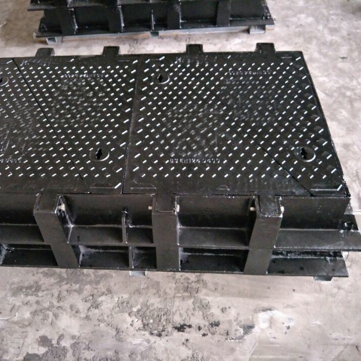 Durable Manhole Cover with Hinge - Standard Lockable Design