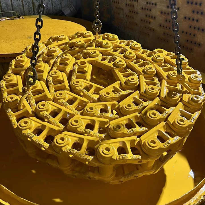 Factory Price Heavy Equipment Dozer D4 D6 D8k Undercarriage Parts Chain ...