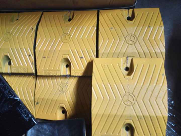 Durable Metal Speed Humps - Cheap and Anti-Aged Solutions