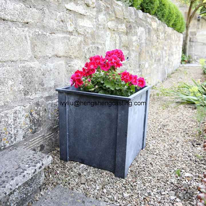 Outdoor Antique Metal Flower Pots - Classic & Durable
