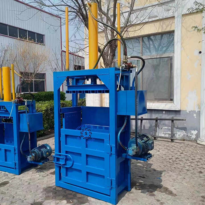 Small Portable Vertical Hydraulic Waste Compactor - Stryker ST-004