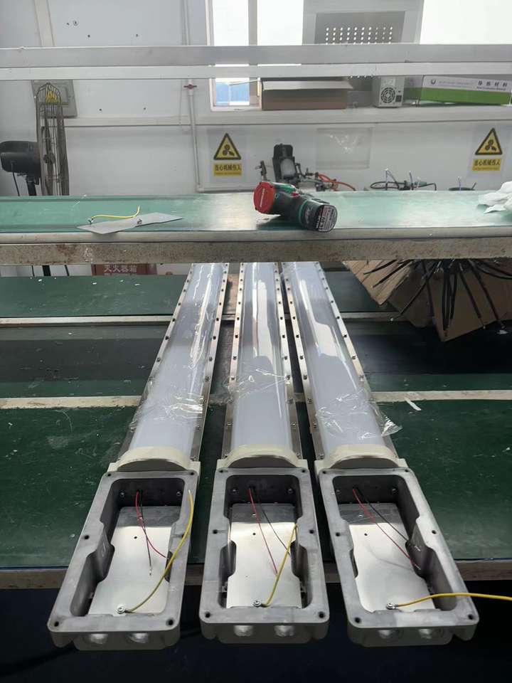 ATEX-11 2G Ex Eb Mb IIC T6 Gb, Explosion Proof Linear Light EPTL01 ...