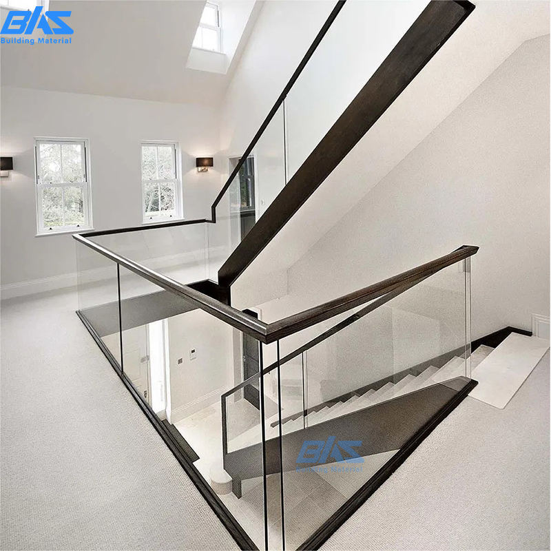 Frameless U-Channel Glass Balustrade with Aluminum Base Rail Outdoor ...