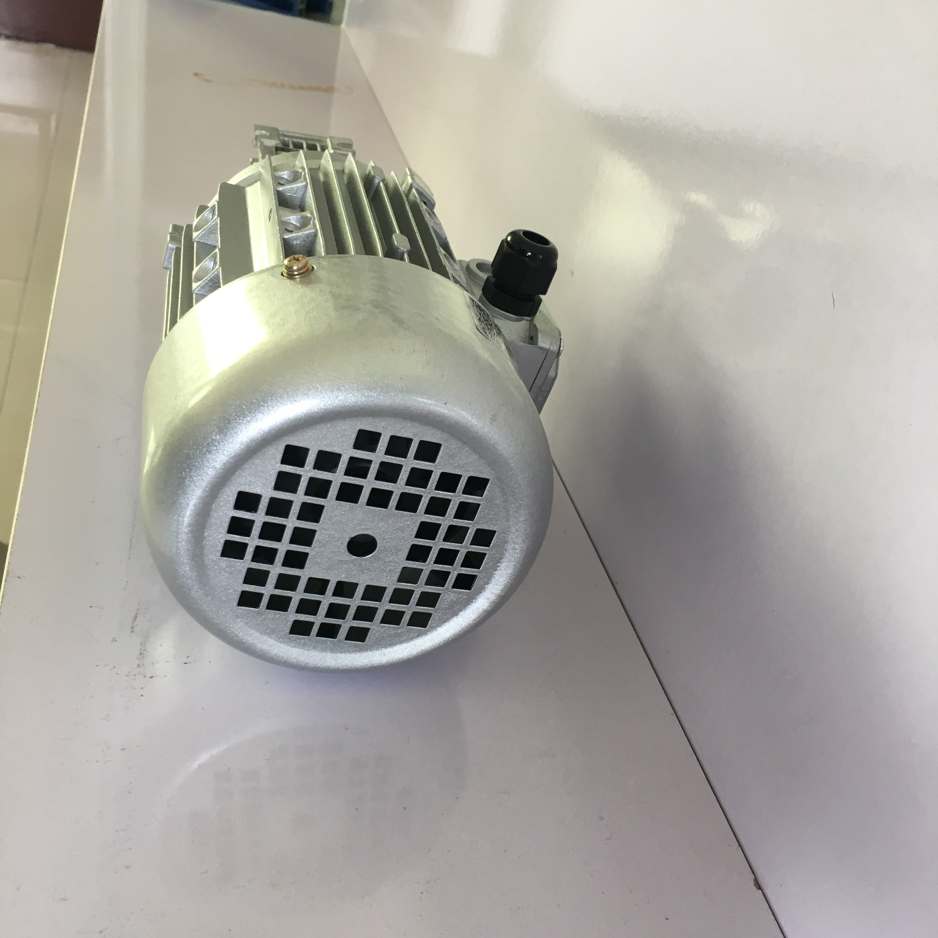 370W 220V 50Hz Electric Motor - Single Phase Induction - 1500 RPM
