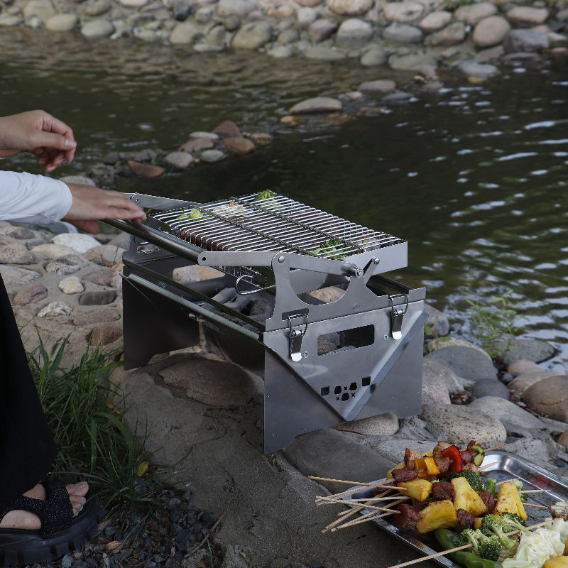 Portable 360 Rotating Grid BBQ Grill Modern Design with Wheels ...