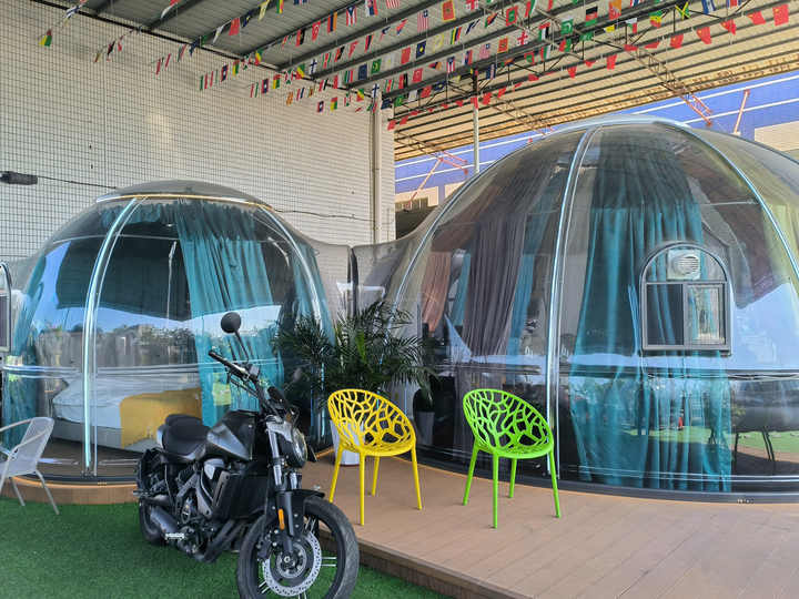 Luxury Capsule Houses - Modern Outdoor Transparent Tents