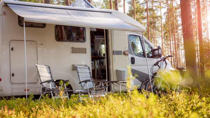 Soleflex S27L Manual RV Sunshade Awning with LED Strip