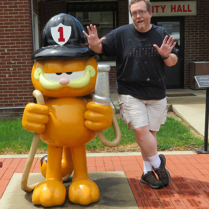 Customized Garden Resin Animal Carton Fiberglass Life Size Garfield Statue