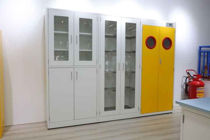 Customized Lab Chemical Reagent Storage Cabinet with Glass Doors