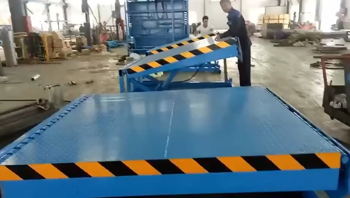 12 Ton Hydraulic Power Dock Leveler Automatic Loading Ramp For Truck ...