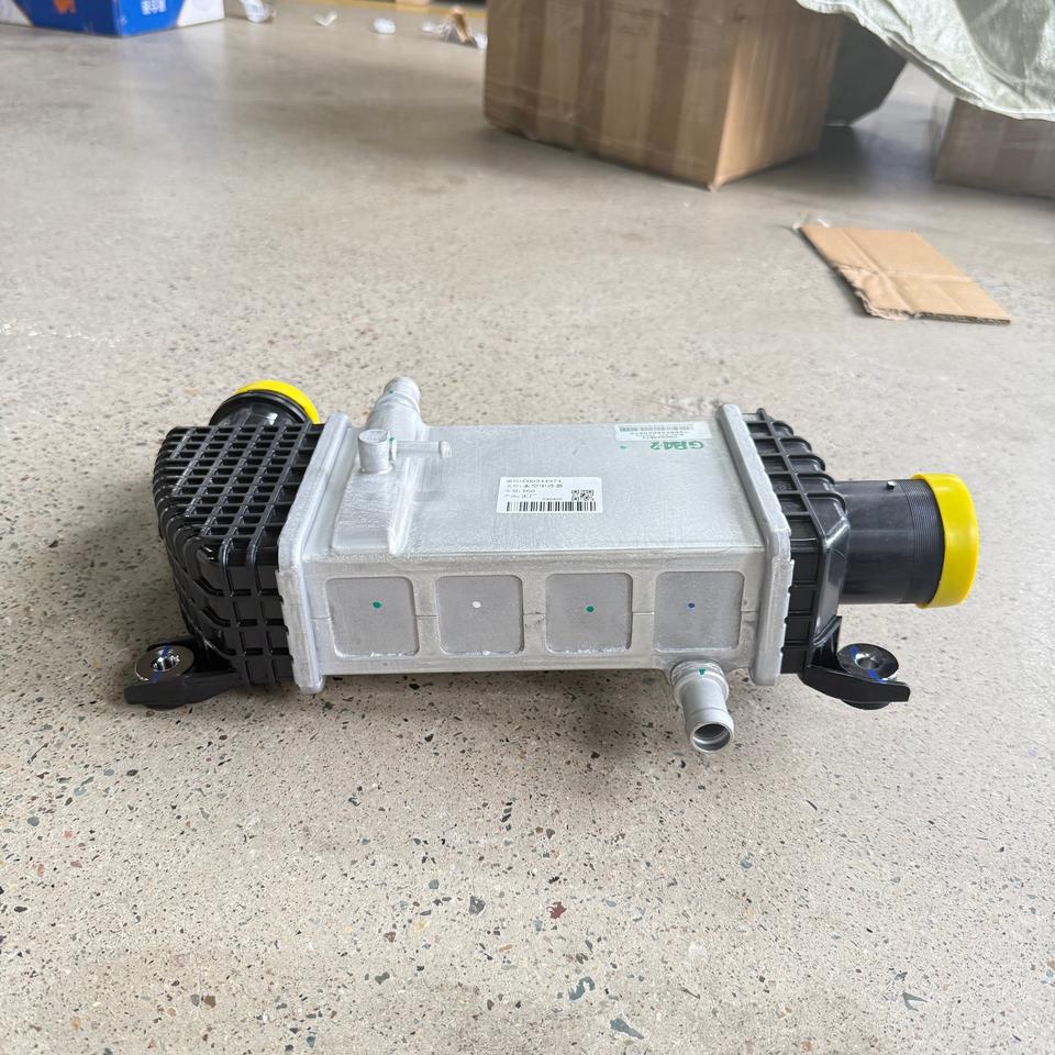 High Quality Auto Part C00344974 Air to Water Intercooler for JMC MAXUS ...