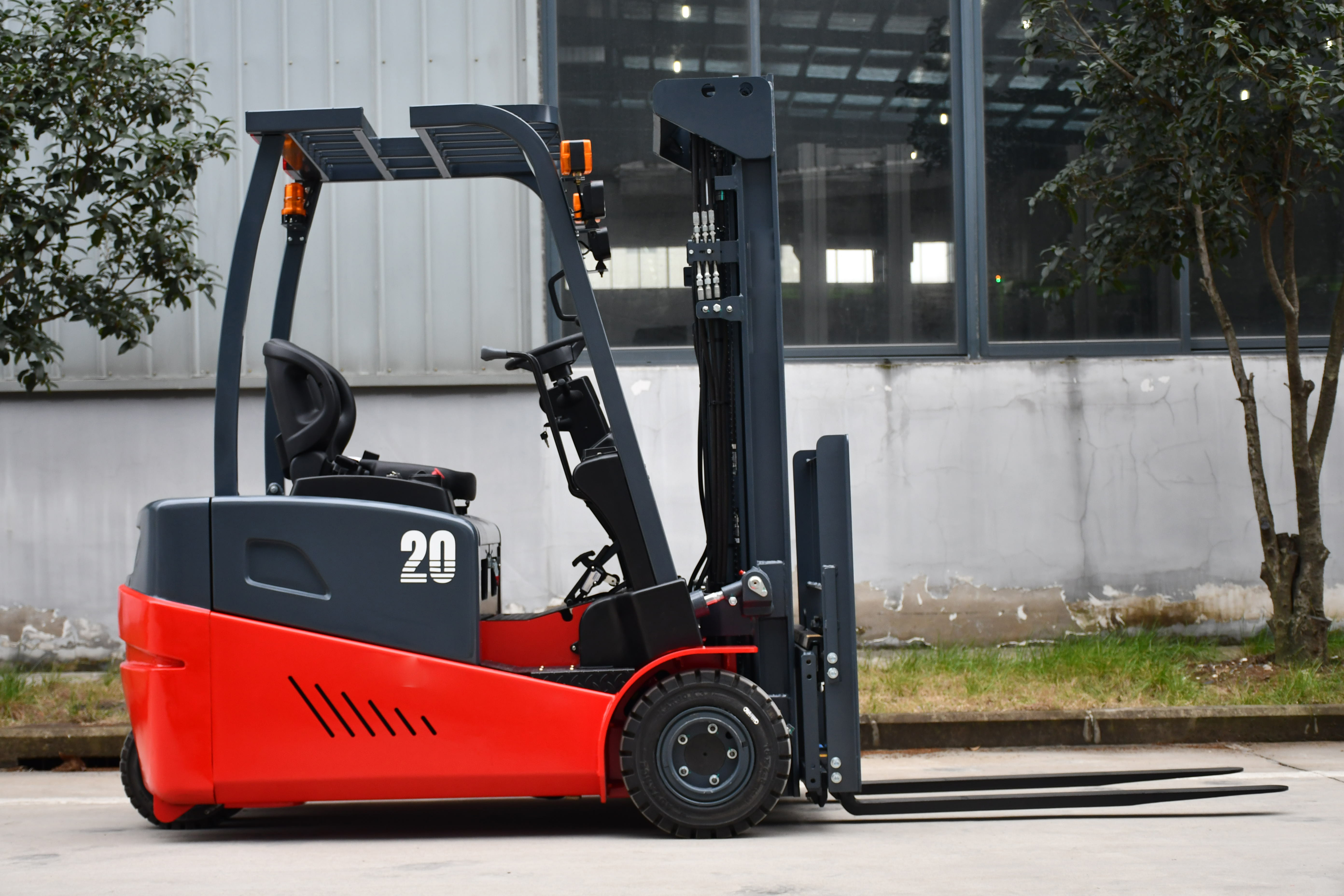 Streamline Your Operations with Reliable storag lift capac Solutions