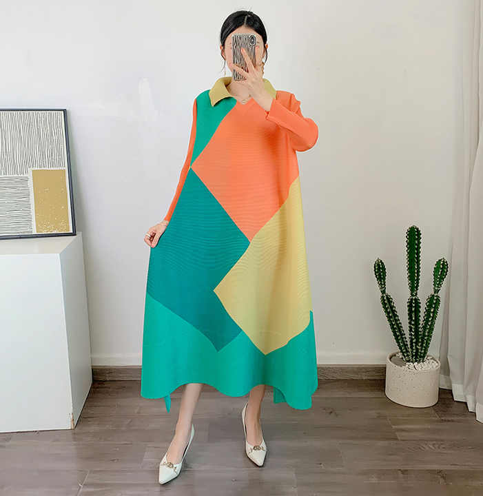 2024 New Pleated Simple Color Dress Ladies Color Matching Large Size ...