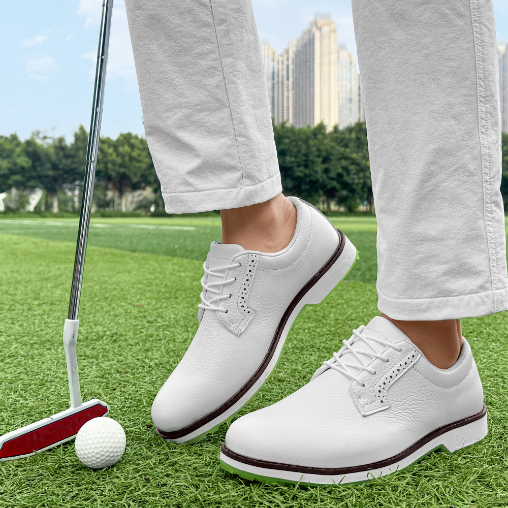 How to Choose the Best Golf Shoe: A Complete Buying Guide