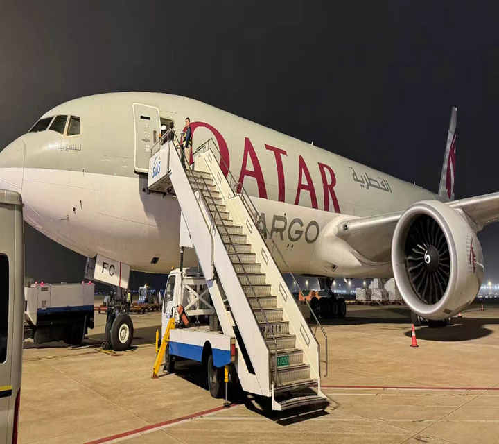 Electric Aircraft Passenger Stairs GSE Ground Support Equipment for ...