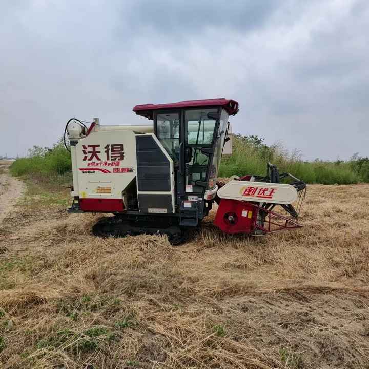 High-quality Second-hand Combine Harvesters Suitable for Harvesting ...