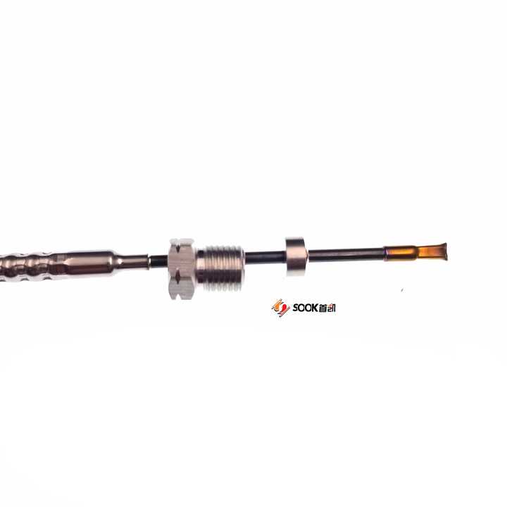 Exhaust Gas Temperature Sensor OEM NO LR052169 for Land Rover