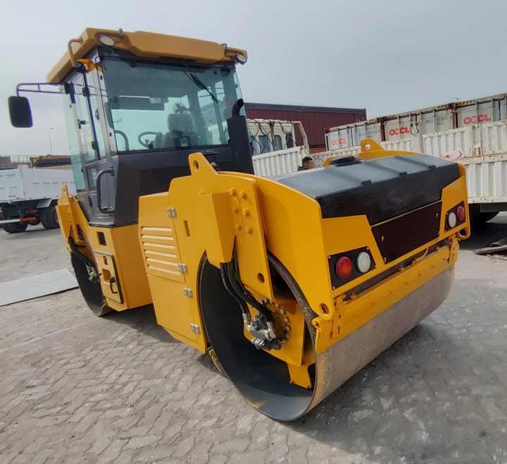 Low Fuel Consumption 8 Ton Road Roller Small Double Drum Vibratory ...