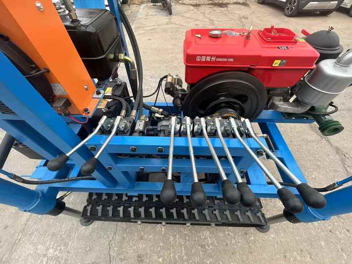 China's Best-Selling High-Efficiency Crawler Water Well Rotary Drilling ...