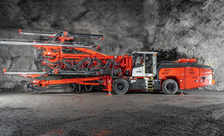 Dt1132i Tunnel Drilling Jumbo - Efficient Rock Mining Rig