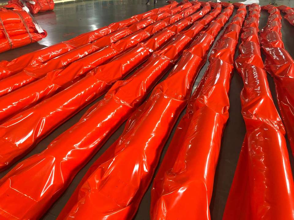 Oil Booms, Inflatable Booms for the Containment of Oil Floating on the ...
