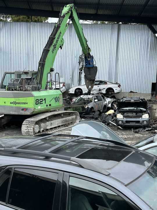 Hydraulic Scrap Car Dismantling Pincers & Clamps for Excavators