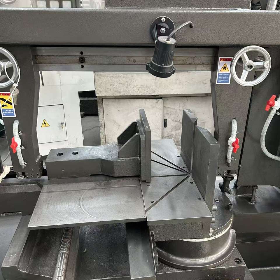 G330 Semi Automatic Horizontal Angle Sawing Machine for Structural ...