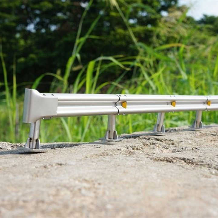 W Type Beam Galvanized Crash Barriers Traffic Safety Highway Guardrail ...