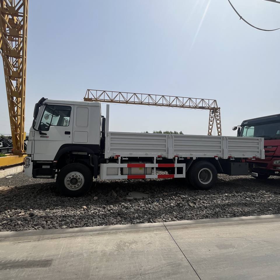 Sinotruk Howo Vehicle Trailers Loading Truck Light Duty Trucks for ...