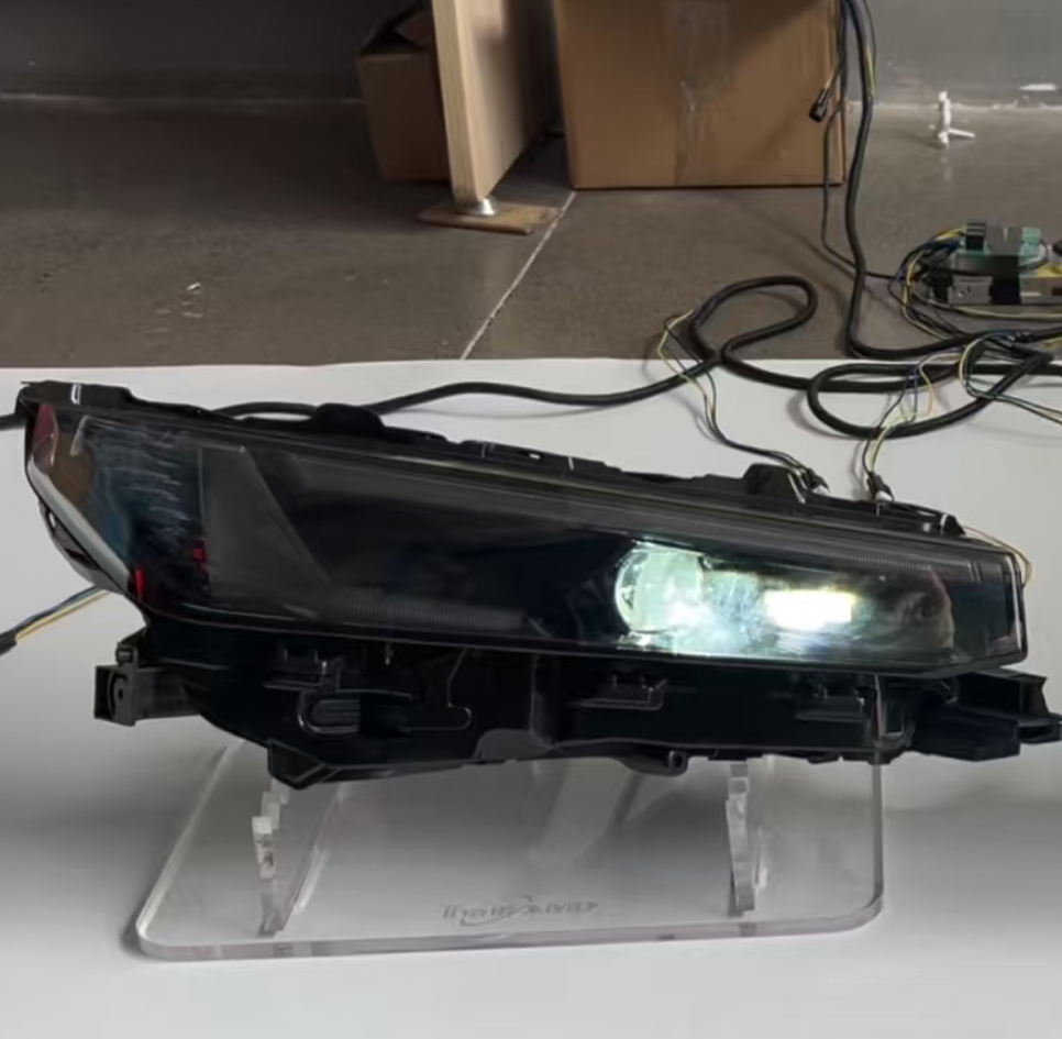 2025 Toyota Hilux Headlight - LED Upgrade 6000K 4000LM
