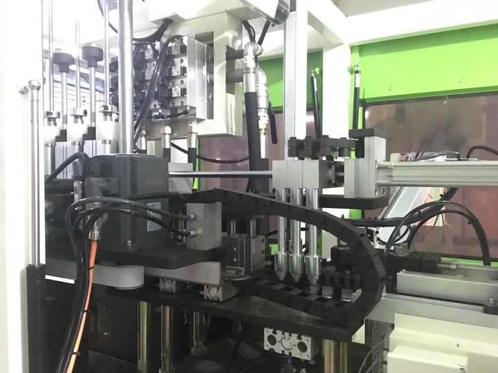 OGB-3S servo motor stretch blow molding machine| Alibaba.com