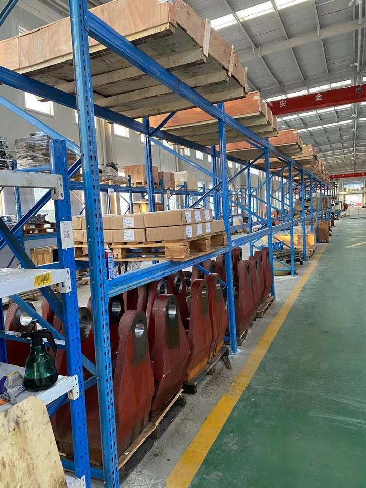 Bulldozer Parts Weichai Engine Oil Pan Support Bracket for SD16 (Part No.: 614150046) Shantui ...