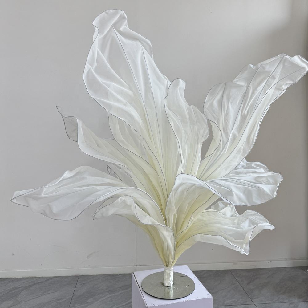 Mekânınızı Benzersiz vitrin sergisi için dev çiçekler Seçenekleriyle ...