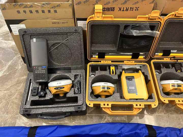 Hi-target V300/V500 GNSS Receiver - 1408 Channels Precision