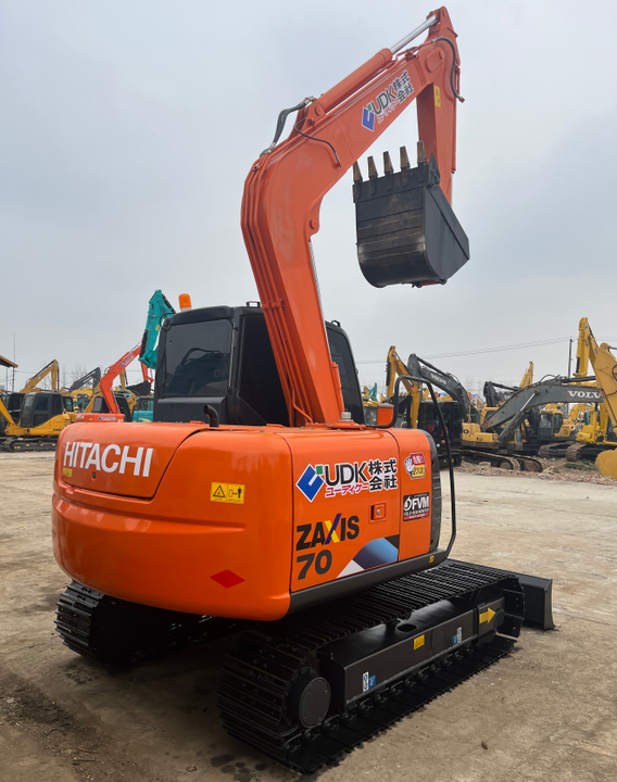 Japanese Made Second-hand Hitachi ZX70 Household Excavator 7-ton Excavator Mini ZX70 Used Track ...