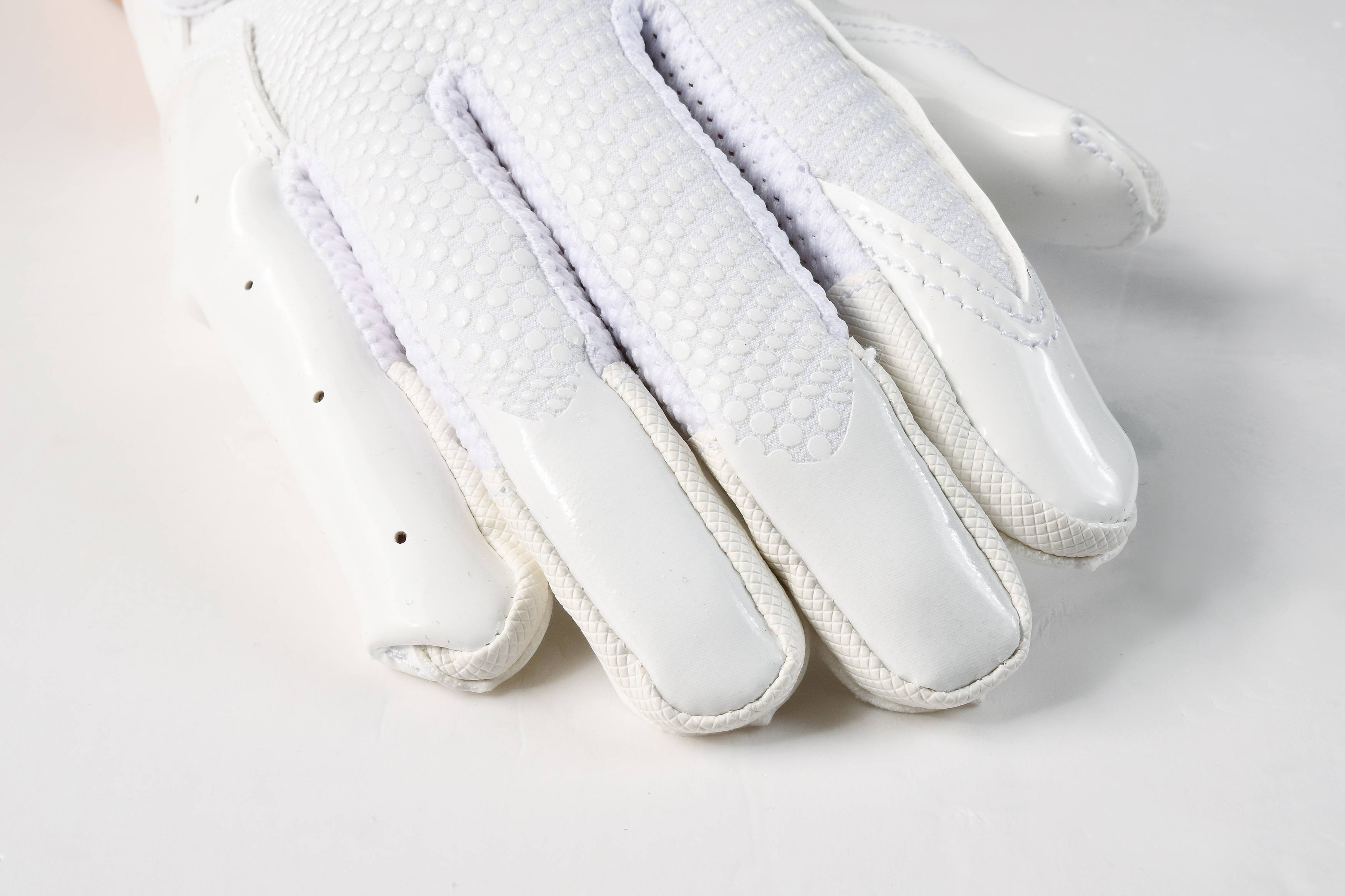 How to Choose the Best Nike Football Gloves for Your Game