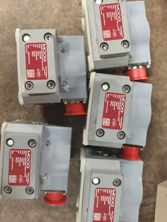 Piston pumps Servo valvevD661-4384C D661-4526C D661-521D-5 D661-4385C ...