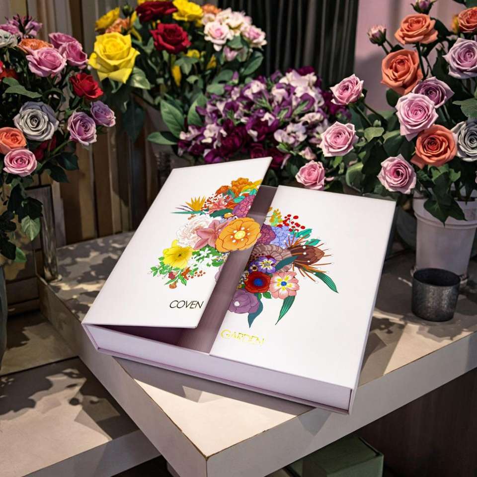 Luxury Cardboard Paper Boxes with Flower Deco Custom Logo Gift Fold ...