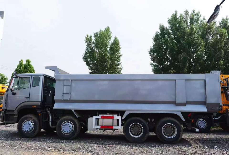 Discount Sinotruck HOWO 375hp 8x4 Right Hand Drive Used Howo Dump Truck ...