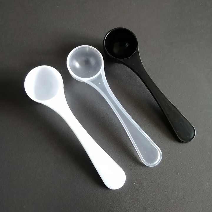 5ml Plastic Spoon - Precise Measuring for All Recipes