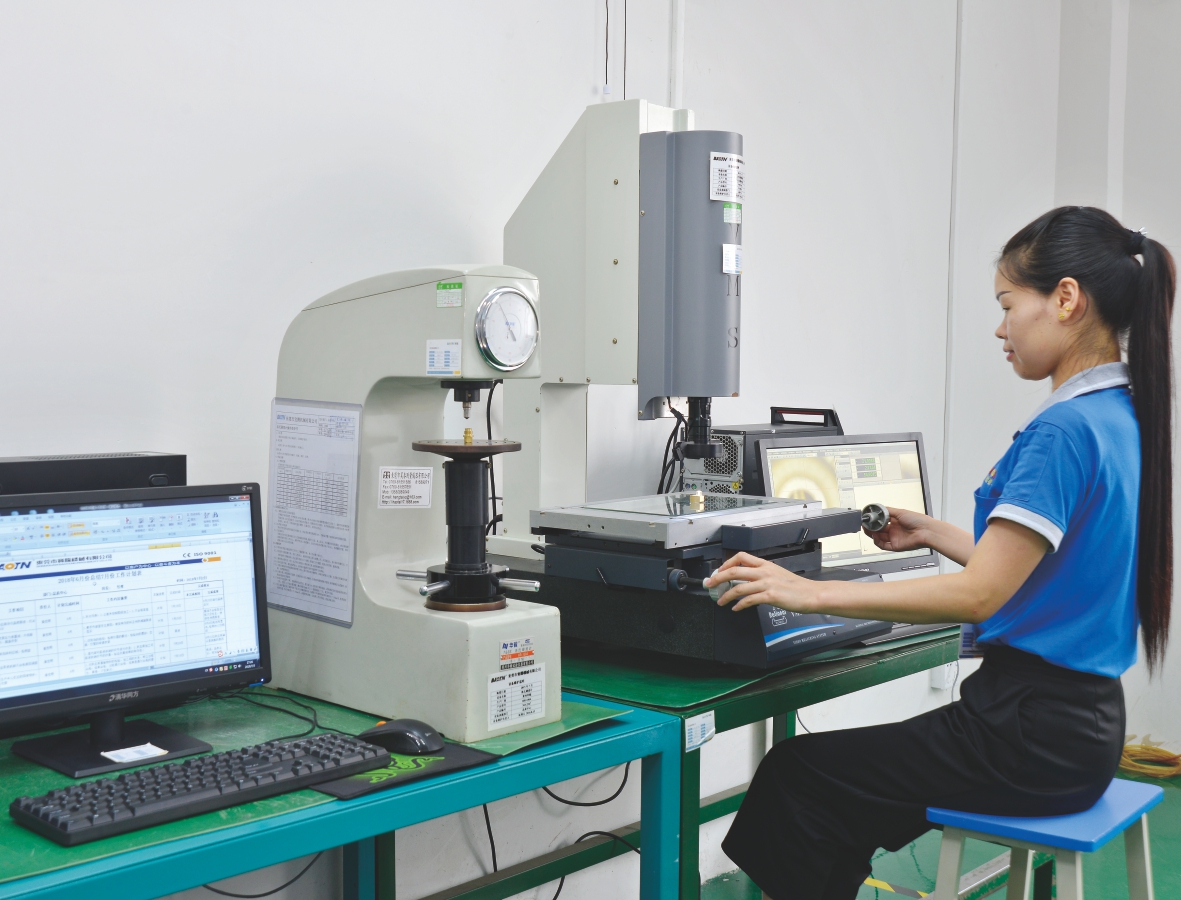 Small Multi-Stage Immersed Centrifugal Pumps with Seal