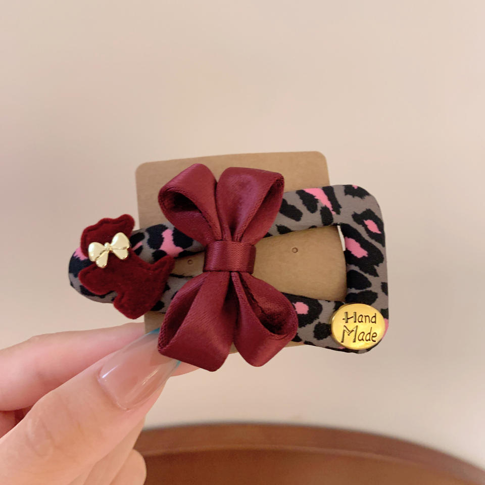 C&J YANYE Gray Cross Bow Rhinestone Letter Large Triangle BB Clip Hair ...