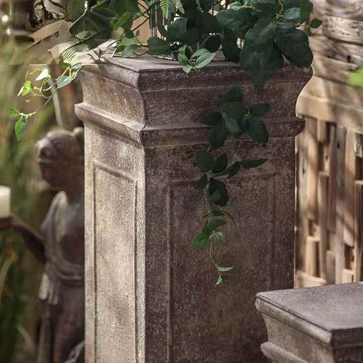Retro Roman-style Outdoor Garden, Ancient Greek and Roman Columns ...