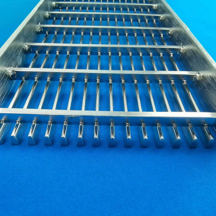 Customised Modular Heelguard Drain Grate Wedge Wire Grate Strip Drain ...