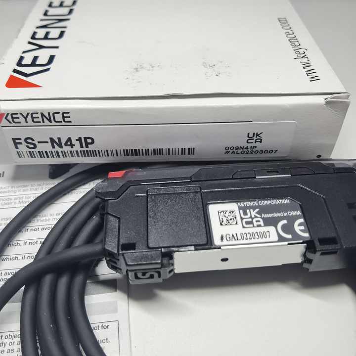 Keyence FS-N41C Digital Fiber Optic Sensor - Reliable Performance