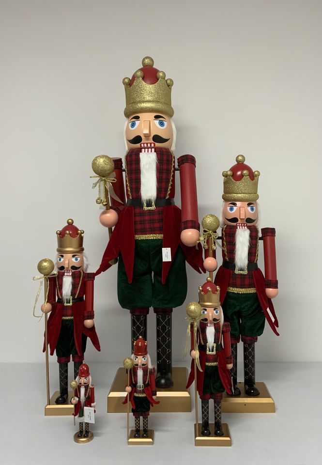 Tall Nutcracker Commercial Christmas Decoration - 5ft Plastic Outdoor ...