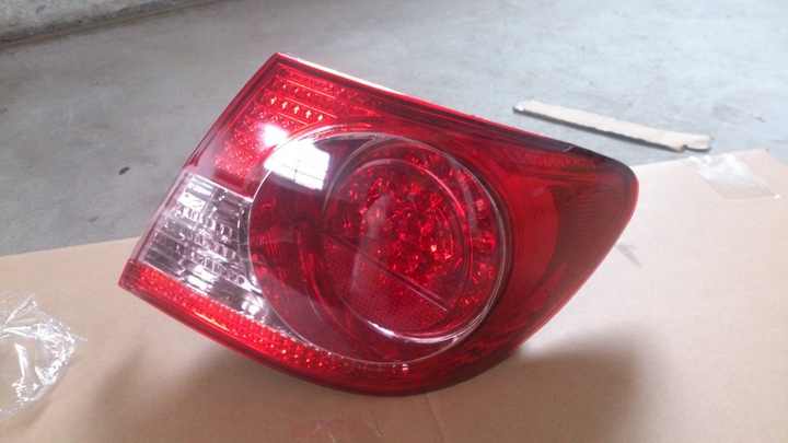 ไฟท้าย81550-02240 81560-02240อุปกรณ์ตกแต่งรถยนต์สำหรับ Corolla EX 2004 ...