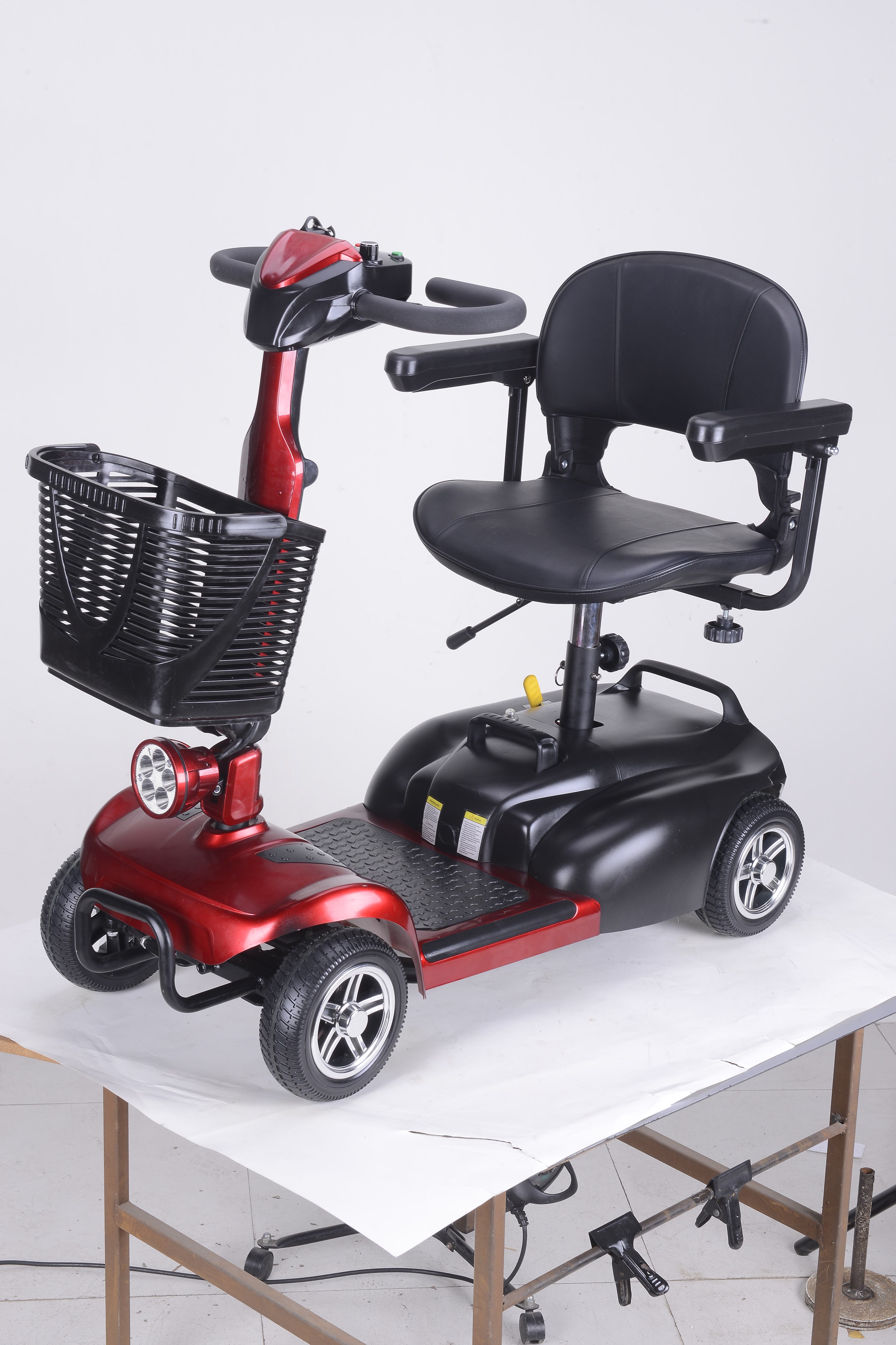 How to Choose the Best Foldable Electric Scooter for Elderly Users